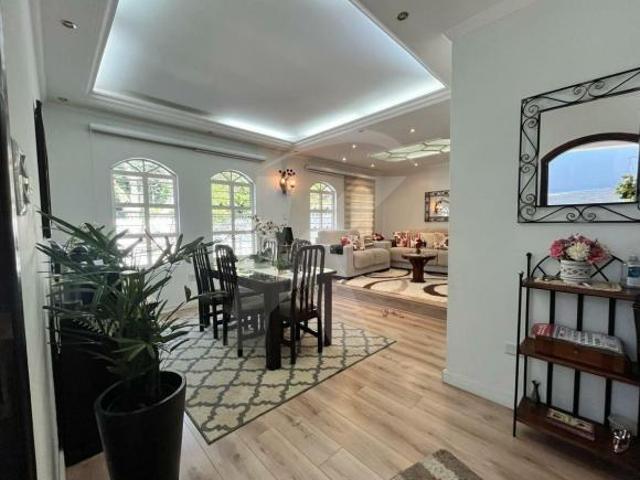 Casa Térrea, 3 Quartos 2 suítes, quintal, 2 Vagas de garagem