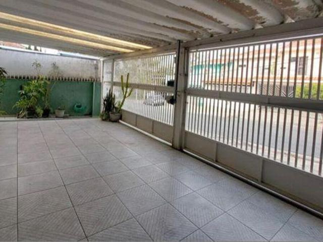 Casa térrea 3 quartos com 1 suíte 3 vagas 300 m2
