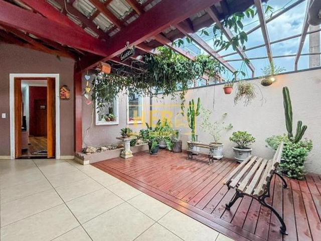 Casa térrea 3 Quartos com 1 Suíte e Piscina Pq. Sta Isabel
