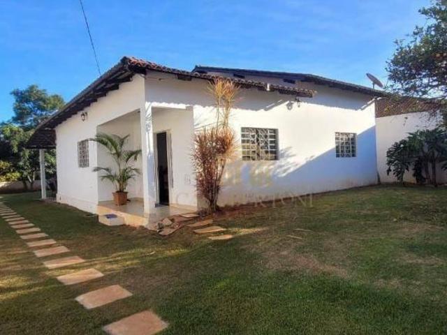 CASA TÉRREA 3 QUARTOS LOTE 800M² CONDOMÍNIO FECHADO ÁREA VERDE