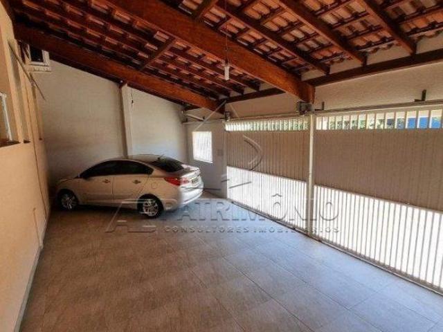 CASA TERREA 3 QUARTOS SENDO 1 SUITE BERTANHA