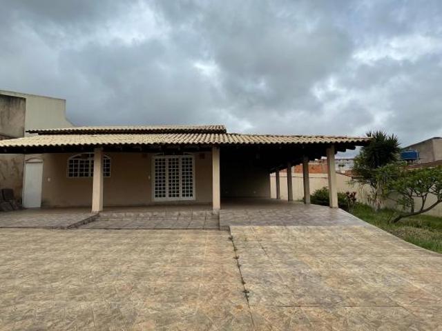 Casa Térrea 3 suítes Colônia Agrícola Samambaia