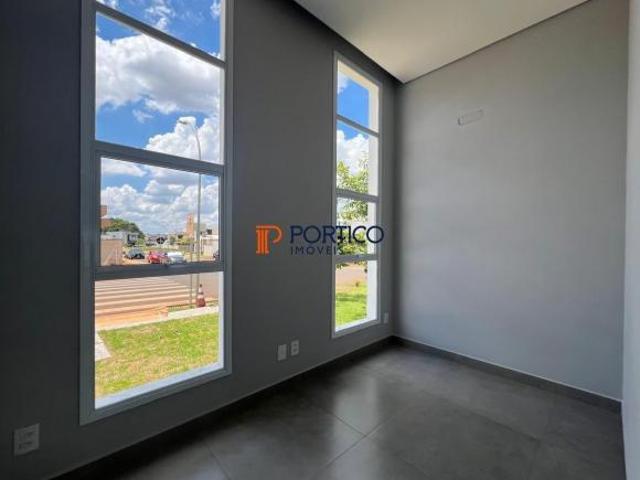 Casa térrea 3 suítes, escritório, 195m² à venda no Royal Garden em Paulínia/SP