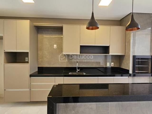 Casa térrea 3 suítes, fotovoltaica no Condominio Residencial Jardim dos Lirios