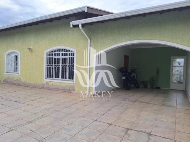 Casa térrea, 3dorm. 3 banheiros, quintal e 6 vagas de garagem no Jardim Aeronave de Viracopos