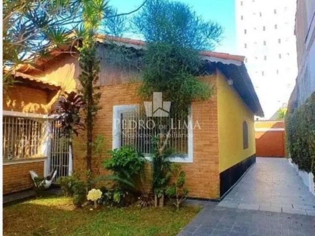 Casa Térrea terreno 10x50 de 160m² de área construída 6 vagas e piscina em São Miguel