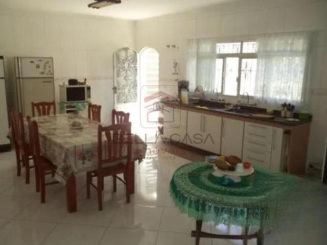 CASA TÉRREA TODA REFORMADA