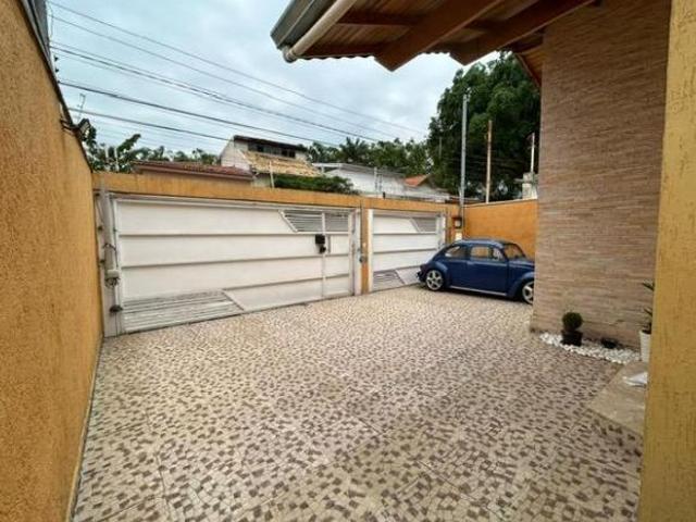 Casa Térrea Tremembé, Jardim Virginia Bianca, 250 m2, com 4 suítes, 4 vagas.
