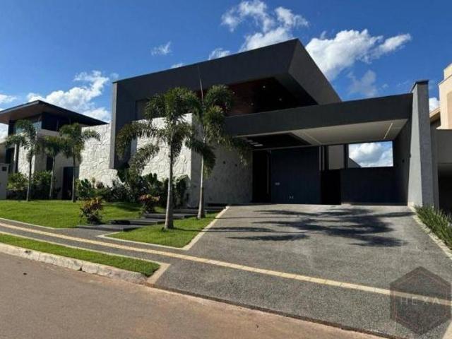 Casa térrea venda no Portal do Sol Garden Golfe Clube em Goiânia