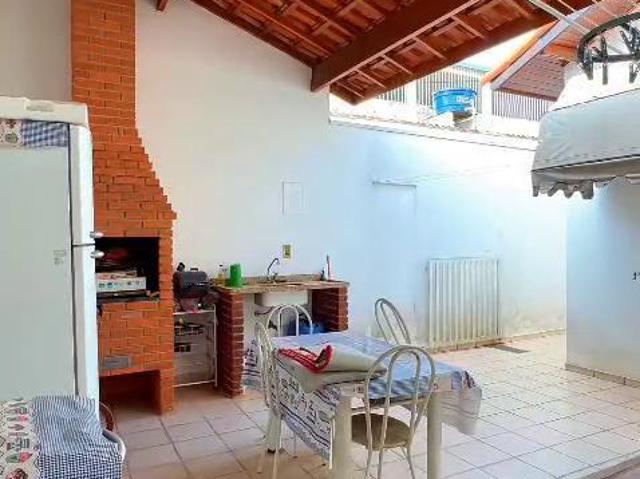 Casa Térrea Versátil – Conforto, Espaço e Localização Privilegiada!