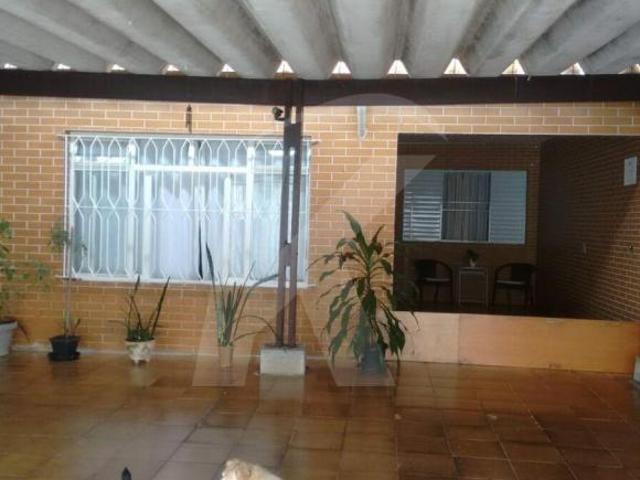 Casa térrea Villa Mazzei 3 dormitórios 2 suítes 4 vagas.10x30m