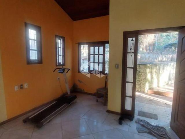 Casa térrea zona Sul de Porto Alegre