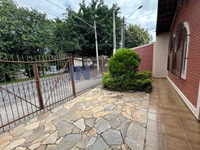 Casa térrea à venda na Av. Samuel Martins, Vila Progresso, 2 quartos, 2 vagas, edícula, área de serv