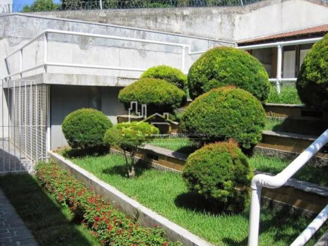 CASA A VENDA com 105 m² Área útil 105 m² Área construída Ano de construção 1970