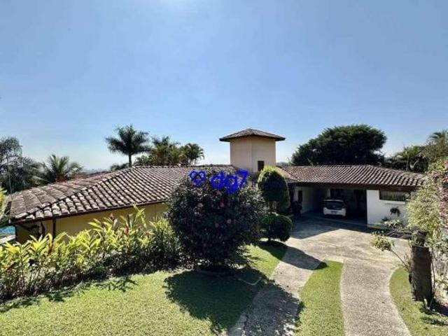 Casa térrea à venda na Fazendinha!