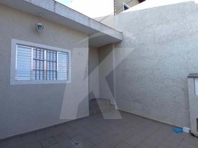 Casa Térrea á Venda na Parada Inglesa com 2 quartos, 2 banheiros e 2 vagas toda em laje