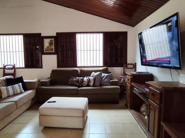Casa térrea a venda na praia de Juquehy