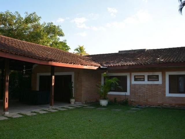 Casa térrea À VENDA na praia em Guarujá, Região do Jardim Virginia