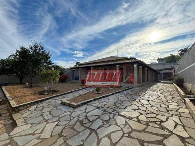 Casa térrea à venda na Rua 4 – Vicente Pires, Brasília/DF