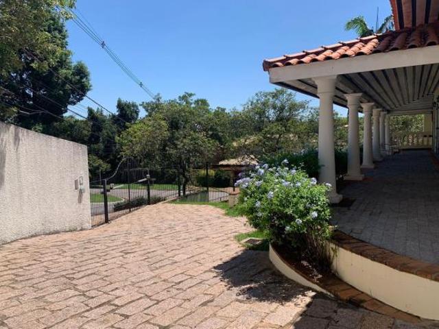 Casa Térrea, à venda, na região da Malota em Jundiaí AC: 700m² Alto Padrão Estuda Propostas!