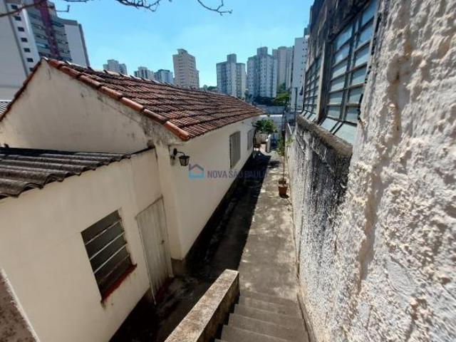 Casa térrea à venda na Saúde com 3 quartos e 3 vagas de garagem, 450 m² de terreno