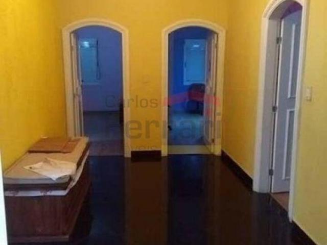 Casa térrea á venda na Vila Albertina 6 vagas e 3 quartos