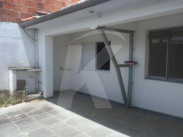 Casa térrea à venda na Vila Guilherme com 2 dormitórios, 2 vagas de garagem