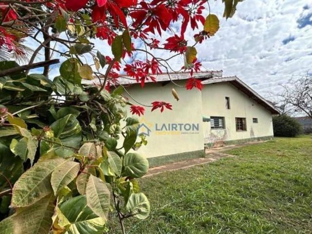 Casa térrea à venda na Vila Petrópolis, Atibaia – Terreno amplo de 1.008 m², potencial residencial e