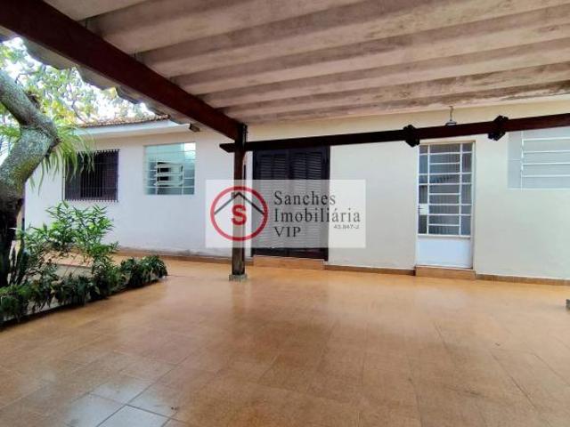 Casa térrea à venda na Vila Zelina com 360m², próximo ao Metrô Vila Prudente, TERRENO 10X36. 3 dormi