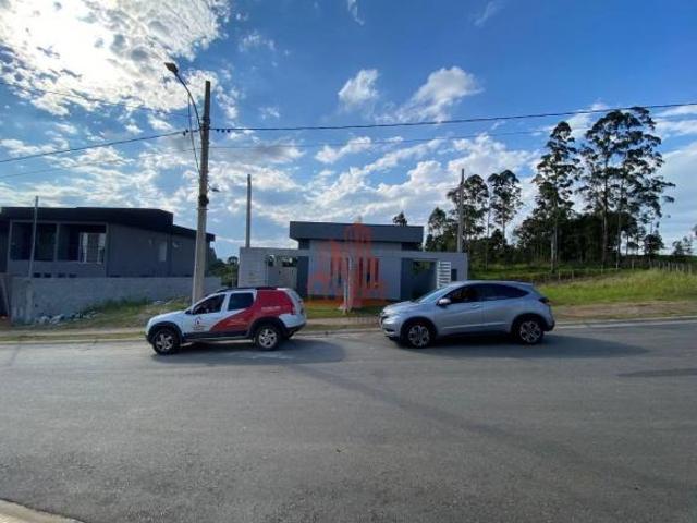 Casa Térrea à Venda no Aguassai – Cotia/SP