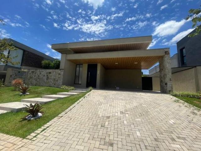 Casa Térrea à Venda no Alphaville Nova Esplanada | 3 Suítes | Piscina | Terreno de 512 m² | R$ 2.397