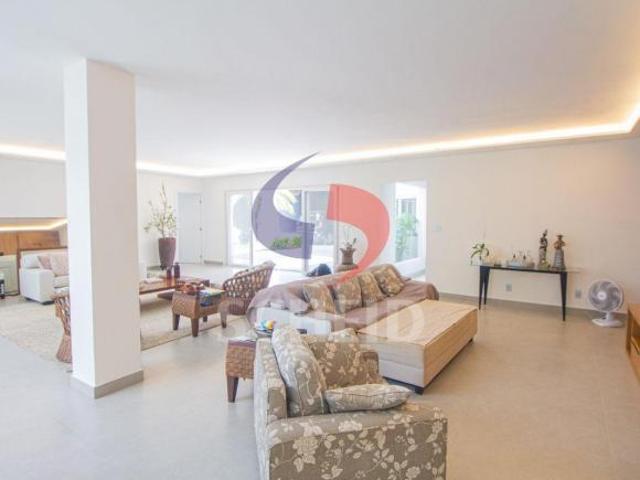 Casa térrea a venda no alto da boa vista com 416 m² 4 quartos sendo 4 suítes. 4 vagas
