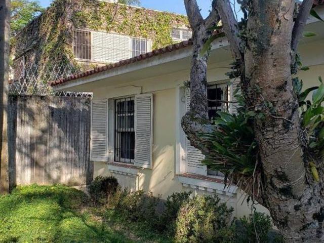 Casa térrea à venda no Alto de Pinheiros São Paulo SP com 3 dormitórios, 1 suíte, 4 vagas de garagem