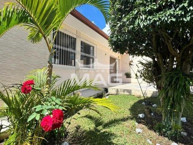Casa Térrea à Venda no Bacacheri