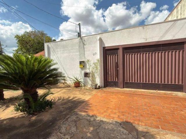 Casa térrea à venda no bairro Taveirópolis – excelente localização!