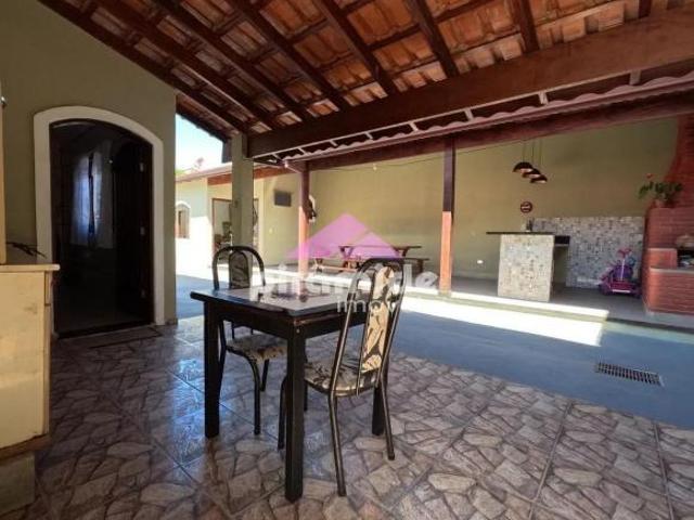 Casa Térrea à Venda no Bairro Aruan Caraguatatuba/SP