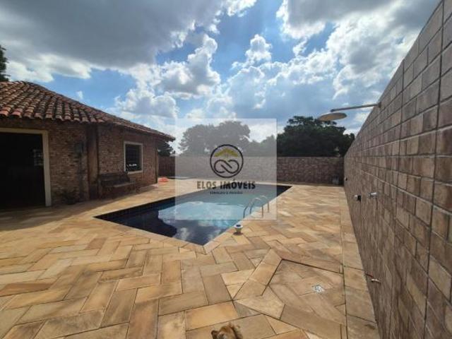 Casa térrea a venda no Bairro Caixa D´Agua Vinhedo SP