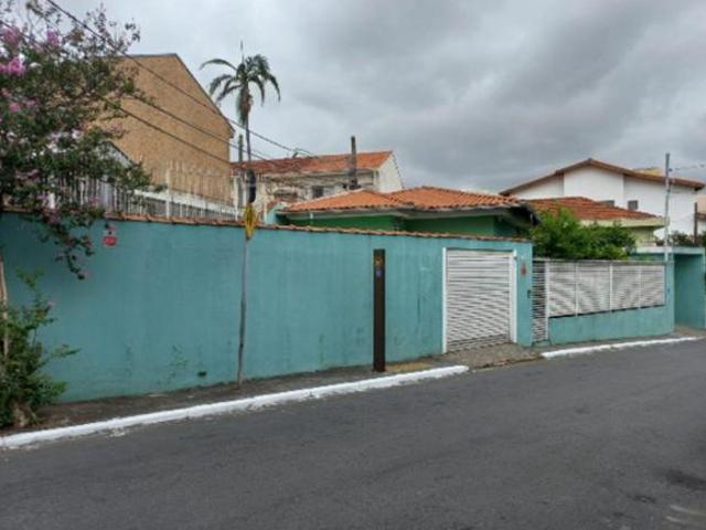 Casa Térrea à venda no Bairro da Água Fria com 194 metros quadrados com 3 quartos 2 vagas e quintal