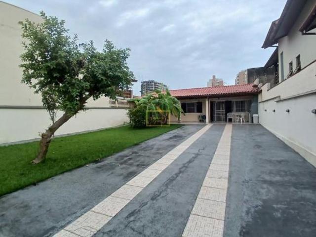 Casa térrea à venda no bairro Indaiá