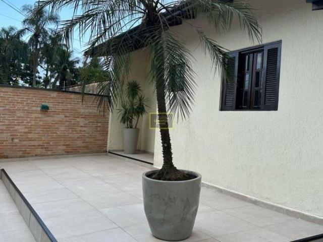 Casa térrea á Venda no bairro Martim de Sá