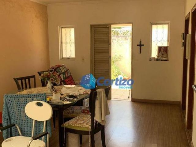 Casa térrea à venda no Bairro Santo Antônio em Itupeva com 3 suítes, espaço gourmet com fogão a lenh