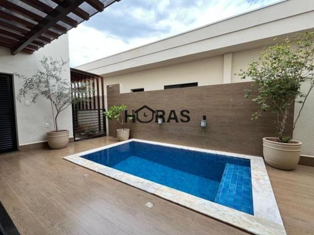 Casa térrea à venda no Belvedere II em Cuiabá com energia solar