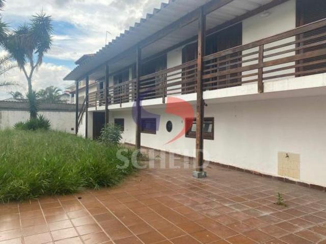 Casa térrea a venda no bolsão de interlagos 4 dormitórios sendo 3 suítes