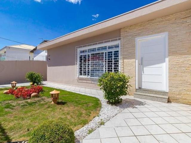 Casa Térrea à Venda no Boqueirão | 250,20 m² Averbados | 4 Quartos | 2 Suítes |