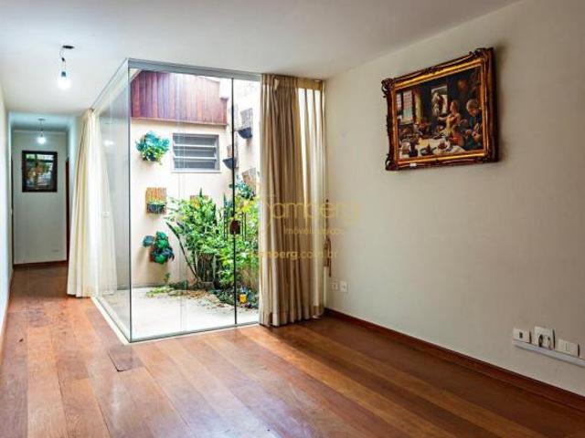 Casa Térrea à venda no Brooklin rua tranquila