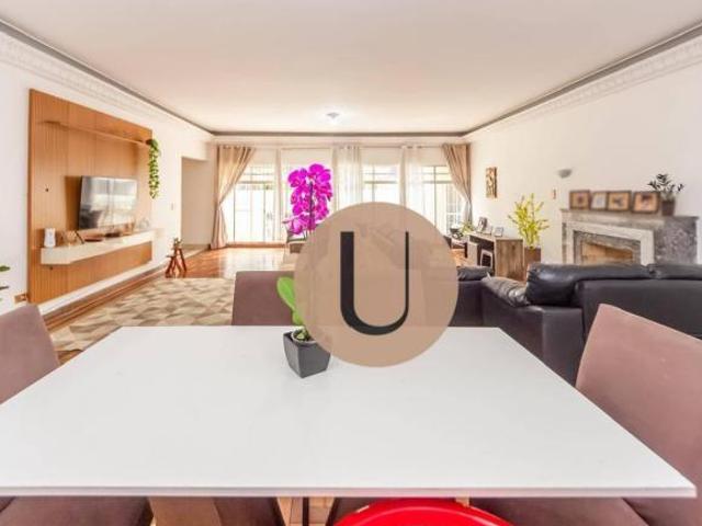 Casa térrea à venda no Brooklin – 600 m² | 10 dormitórios 8 suítes | Quintal | 5 vagas | Excelente