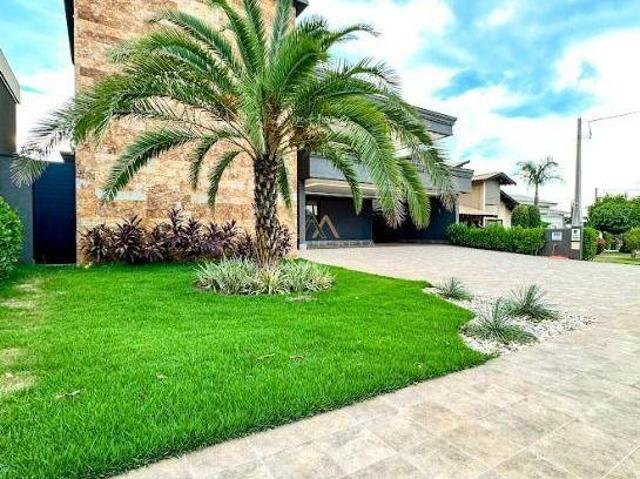 Casa térrea à venda no Cond. Damha 1, com 05 suítes, 400m²