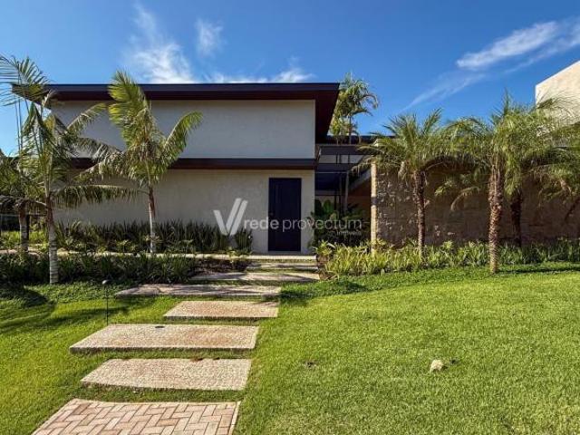 Casa térrea à venda no Cond. Entreverdes, Sousas. Terr.: 1.380m² / Constr.: 500m