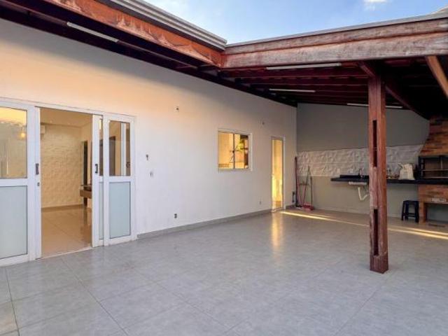 Casa térrea à venda no Condomínio Amabilis– 3 quartos, suíte e lazer completo