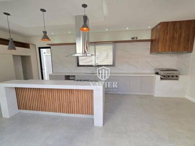 Casa Térrea à Venda no Condomínio Granja Olga – 3 Suítes, Cozinha Gourmet e Localização Privilegiada